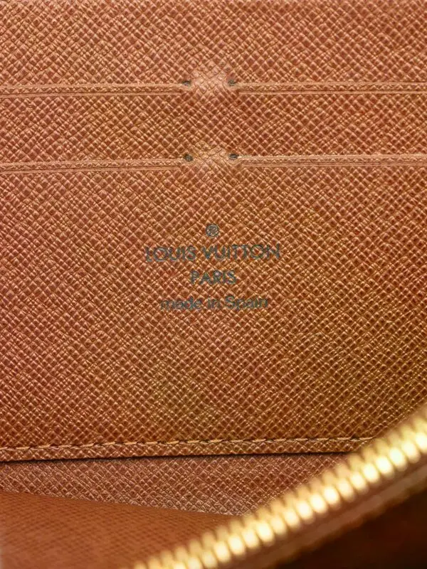 LOUIS VUITTON 2006 Monogram Zippy Wallet Long Wallets