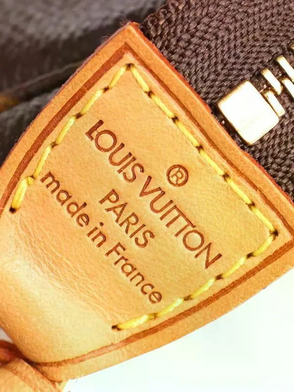 LOUIS VUITTON 1999 Monogram Pochette Accessoires Shoulder Bag