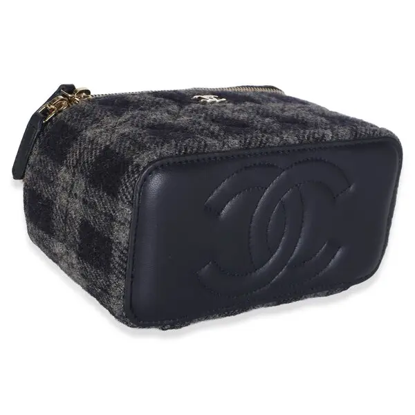 Chanel Multicolor Tweed Vanity Case With Chain - Blue