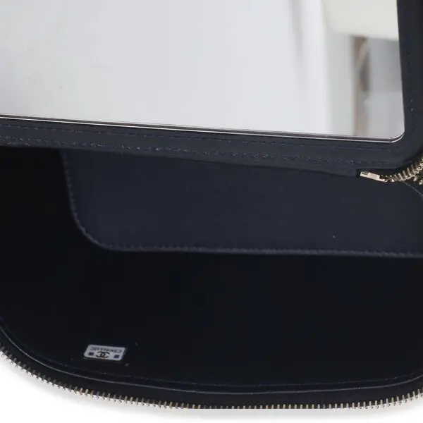 Chanel Multicolor Tweed Vanity Case With Chain - Blue