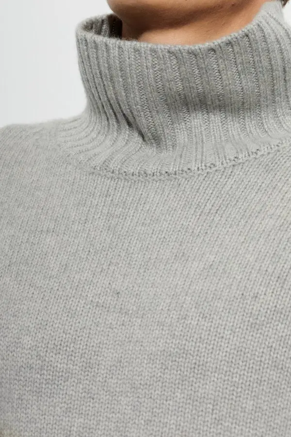 LISA YANG Olai Cashmere Turtleneck Sweater