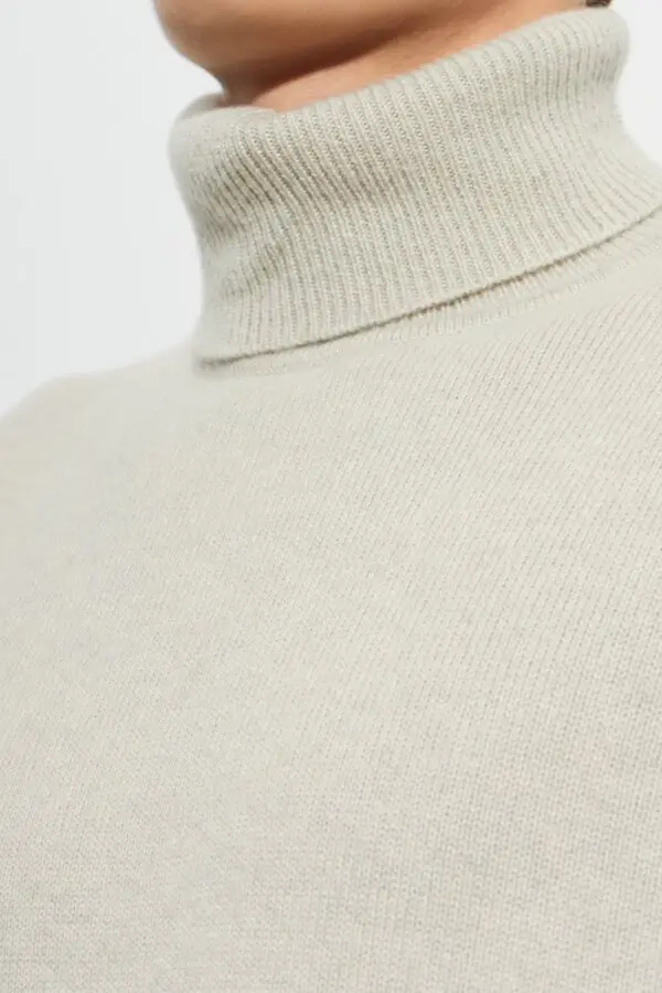 LISA YANG Cashmere Turtleneck ‘faron