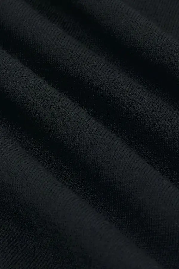 EAVES Devyn V Neck Sweater - Black