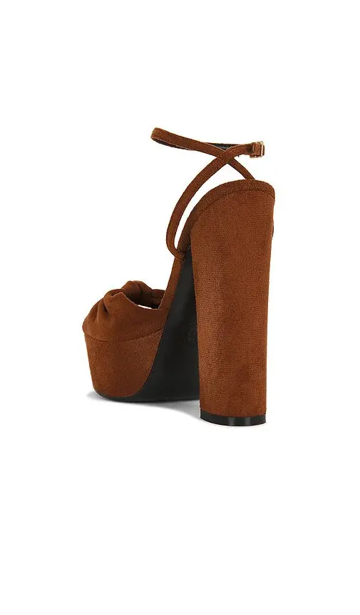 Femme La Janis Platform In Brown - Coco Suede