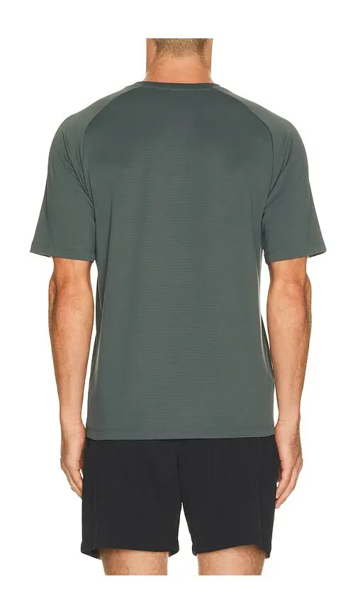 Beyond Yoga All In Active Tee In Army - Slate Green