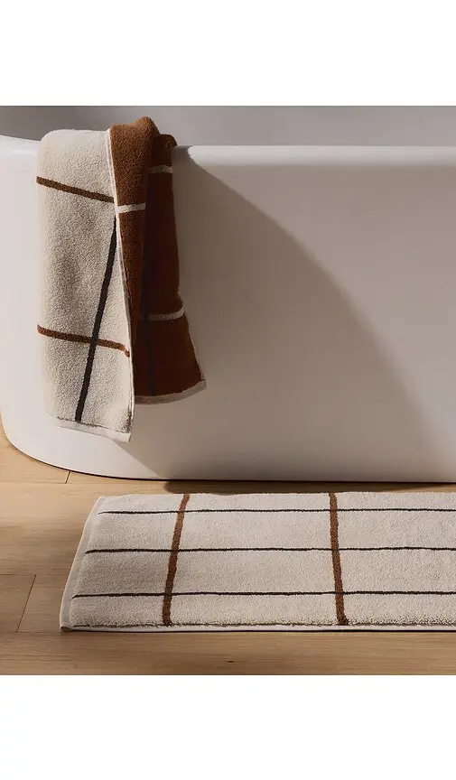 PARACHUTE Organic Plush Tub Mat In Multi - Bone Windowpane