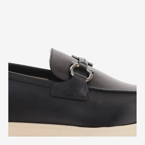 FERRAGAMO Leather Loafers - Black