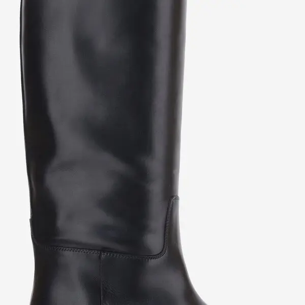 POEVE Leather Boots With Decorative Strap