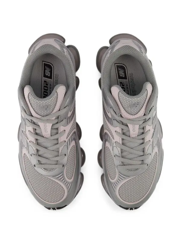 NEW BALANCE 2000 Sneakers - Grey