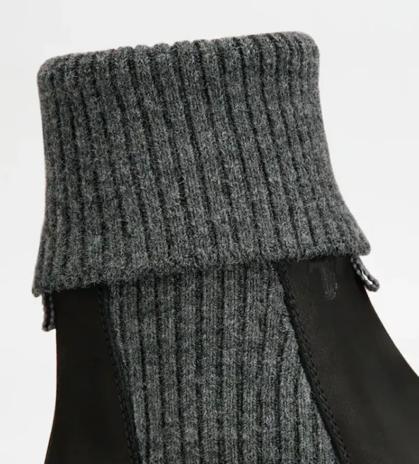 TOD'S Nabuk Chelsea Boot