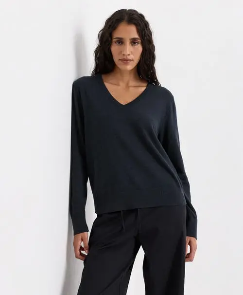 PACT Organic Cotton Essential V-neck Sweater - Midnight Blue Heather