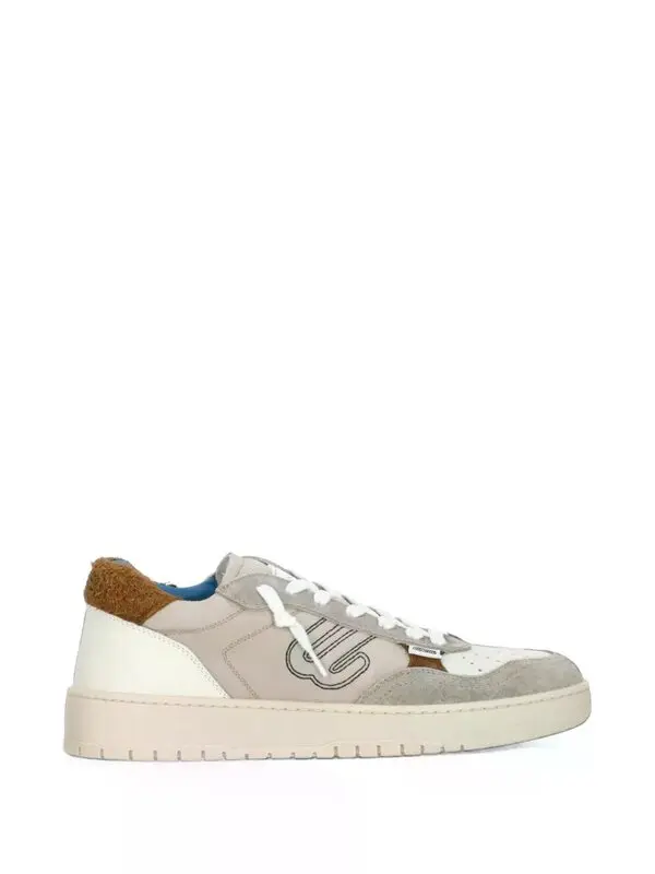 EVENU Logo-embroidered Panelled Sneakers