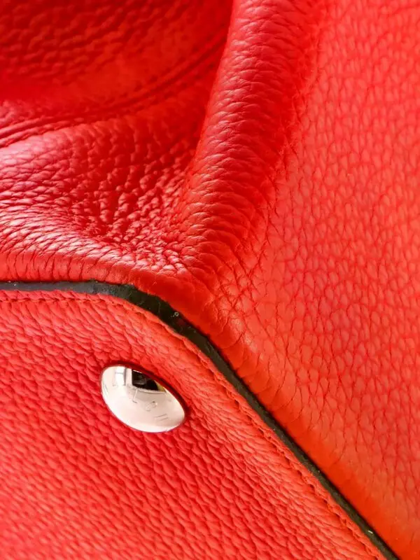 LOUIS VUITTON Capucines Bag Leather Mm Satchel - Red