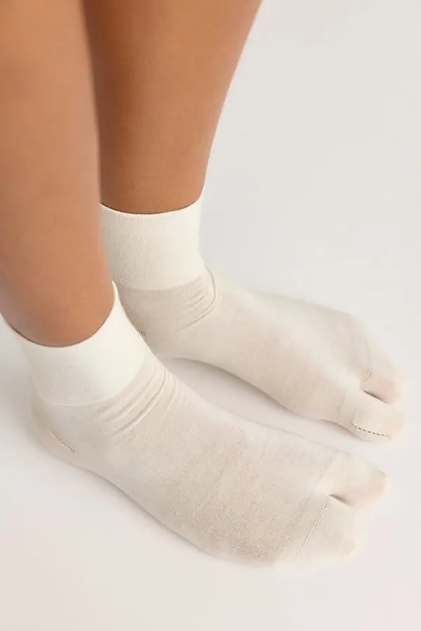 Free People Cotton Tabi Socks - Ivory