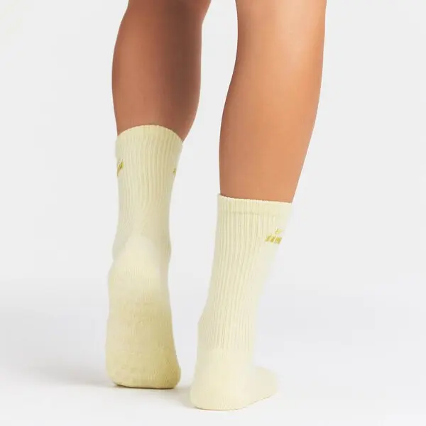 SKIMS Dri Fit™ Pilates Crew Socks | Yellow | Small | Nike Accessories