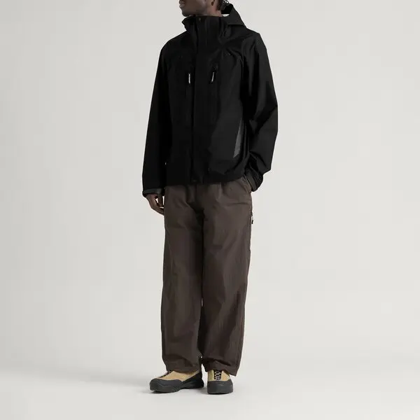 AND WANDER 2.5l Hiker Rain Jacket