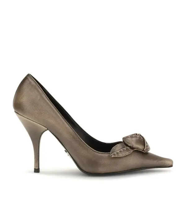 Prada Leather Pumps With Rose Applique - Brown