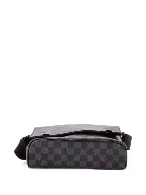 LOUIS VUITTON District Nm Messenger Bag Damier Graphite Pm Crossbody Bag