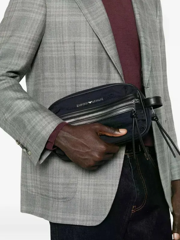 Emporio Armani Logo-print Zip-fastening Shoulder Bag