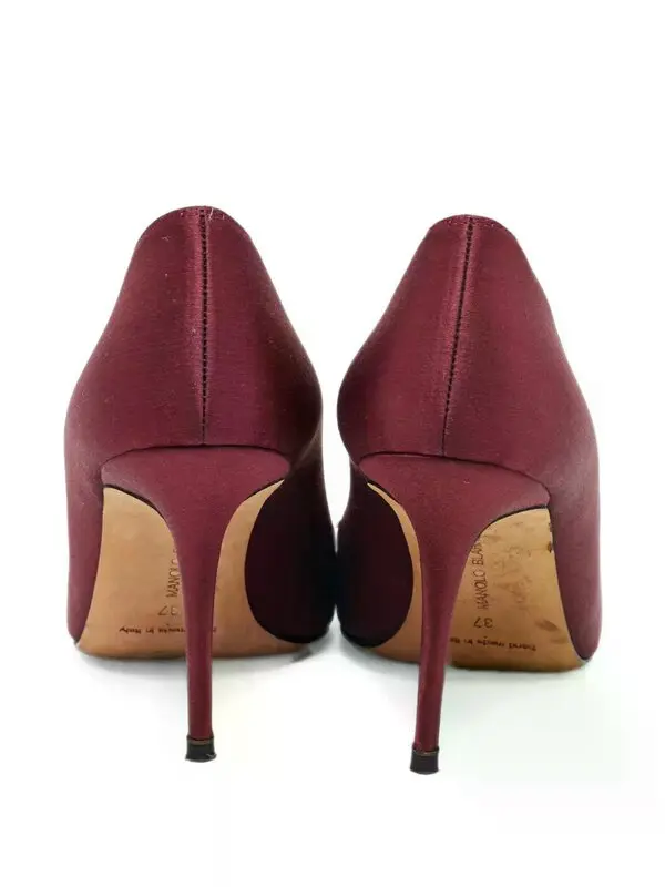 Manolo Blahnik Crystal-embellished Pumps