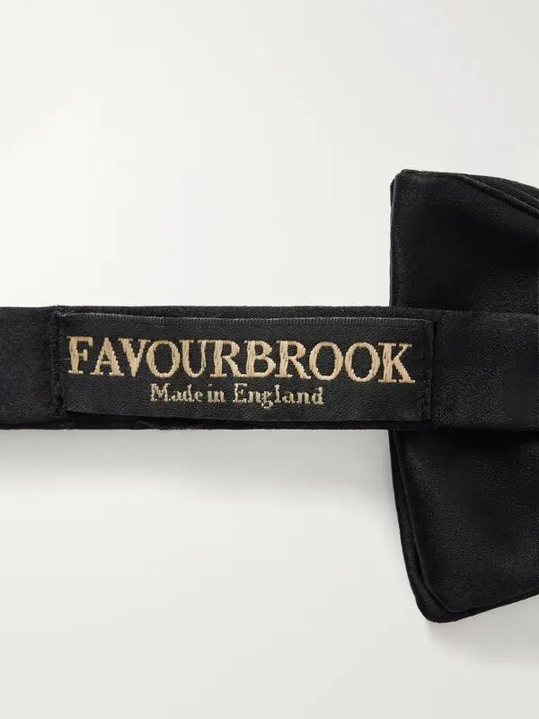 FAVOURBROOK Pre-tied Silk-satin Bow Tie