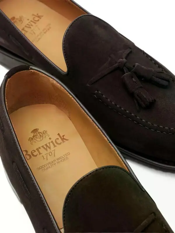 BERWICK 1707 Tassel-detail Suede Loafers
