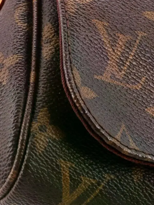 LOUIS VUITTON Favorite Handbag Monogram Canvas Mm Crossbody Bag