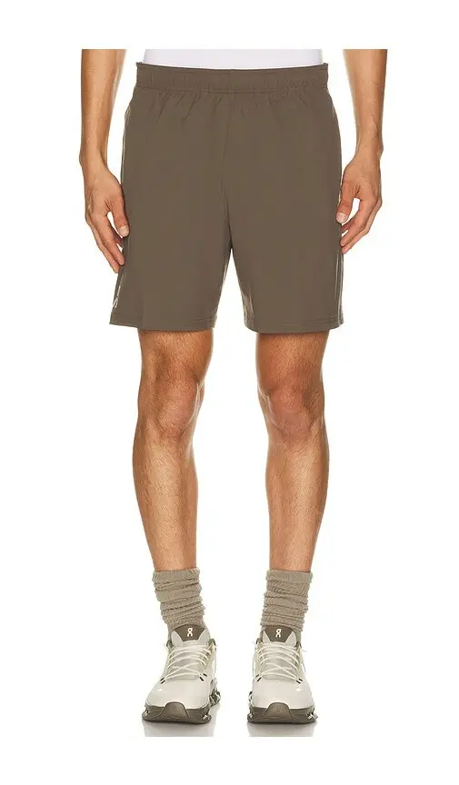 On 7 Core Shorts In Brown