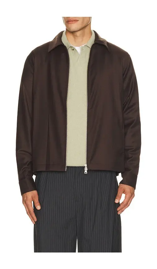 Nn07 Alban 10052 In Brown
