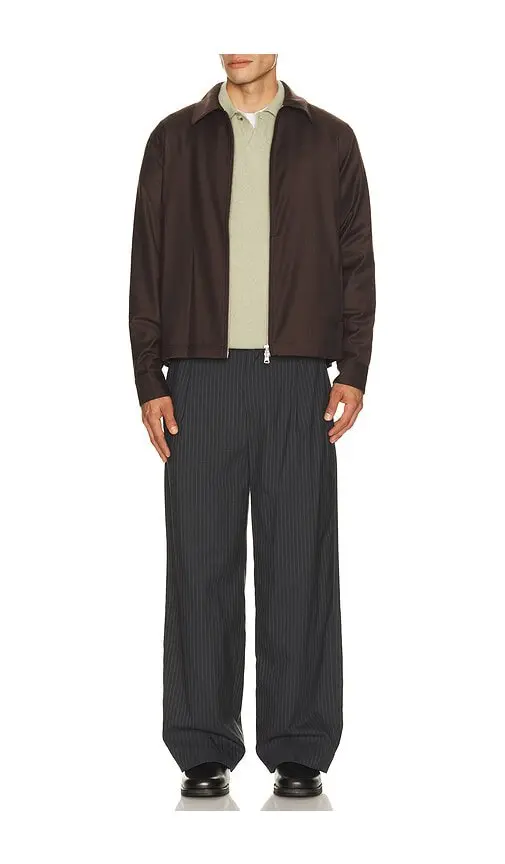 Nn07 Alban 10052 In Brown