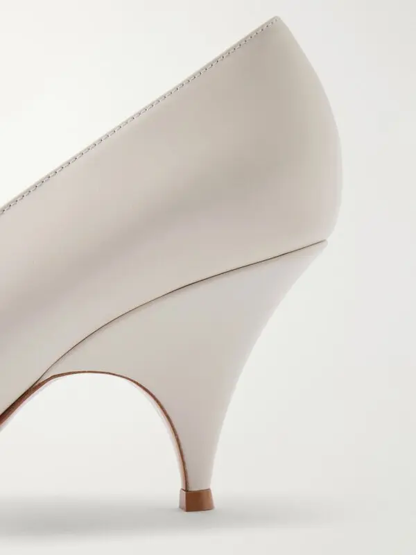 GIANVITO ROSSI Leather Pumps
