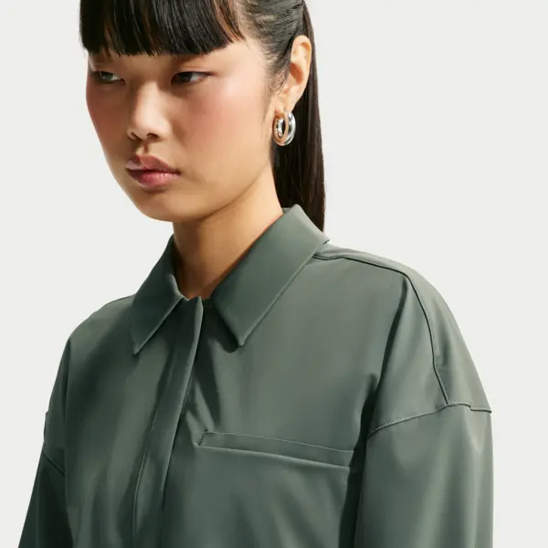 Nike 24.7 Perfectstretch Dri-fit Uv Protection Cropped Long-sleeve Shirt - Green