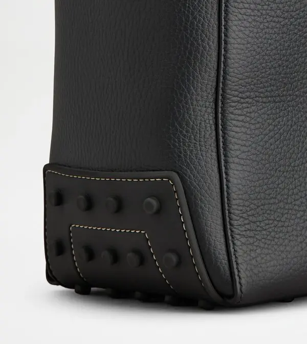 TOD'S Pebbled Hobo Shoulder Bag