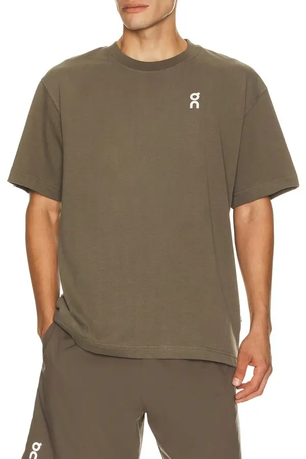 On Club Tee In Brown
