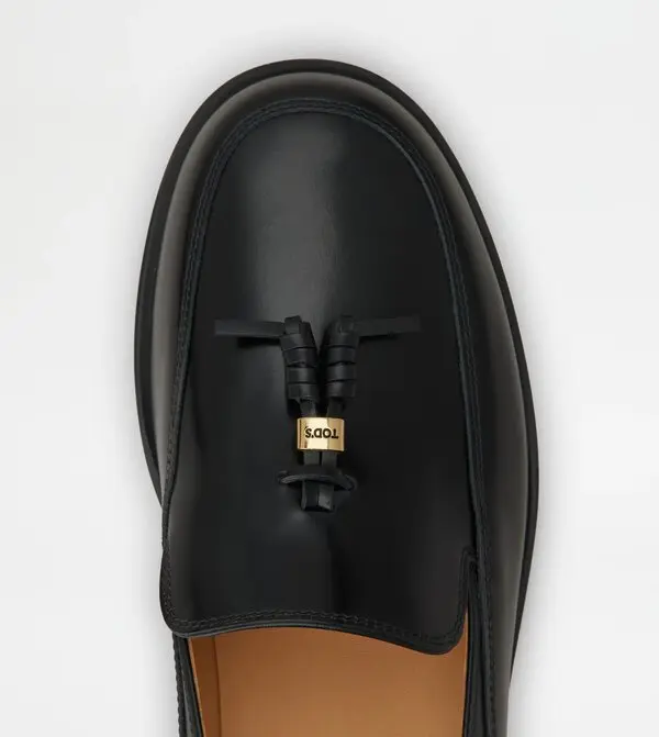 TOD'S Round-toe Loafers