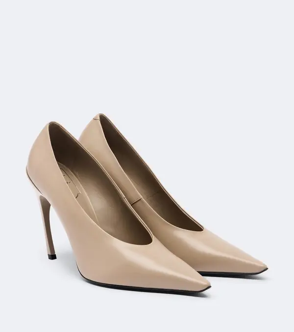 ROGER VIVIER Choc Leather Pumps