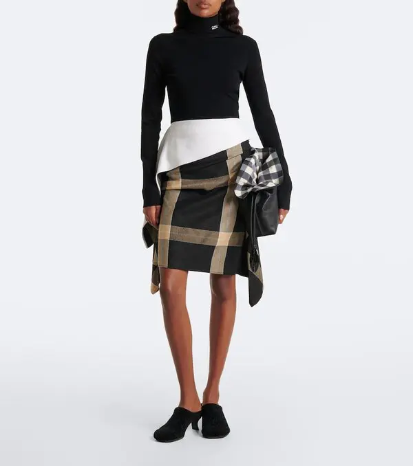 Loewe X Cosima Von Bonin Flamenco Medium Leather Clutch