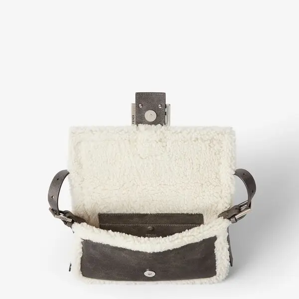 Fendi Baguette® 26424