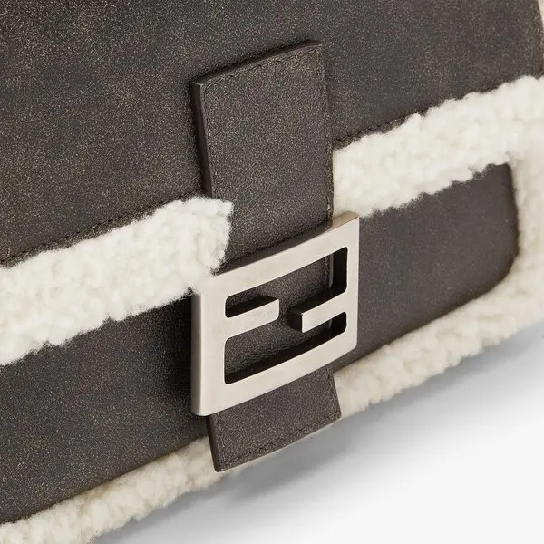 Fendi Baguette® 26424
