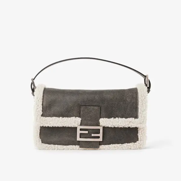 Fendi Baguette® 26424 - Black