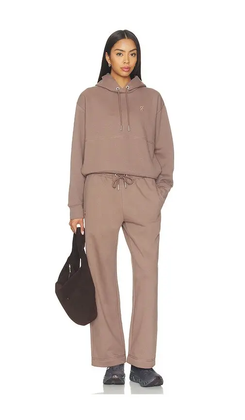 On Club Collective Hoodie In Taupe