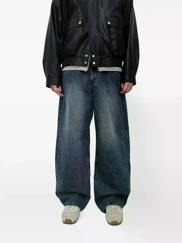 DUNST Relaxed Curved Wide-leg Jeans
