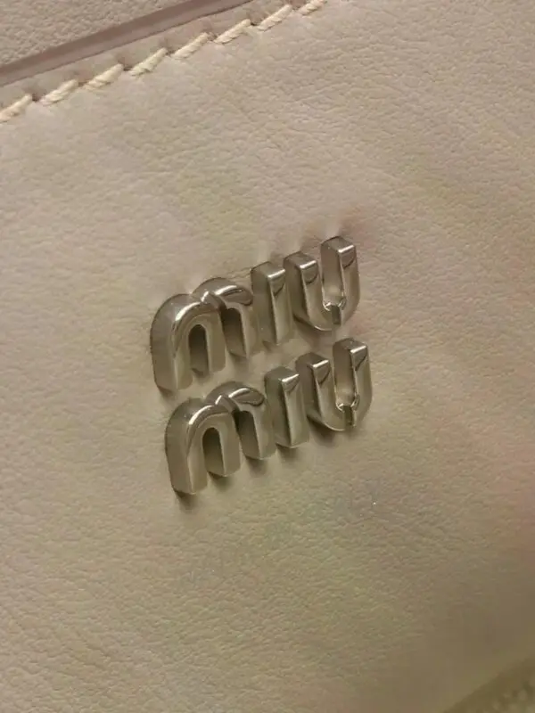 Miu Miu Ivy Tote Bag - Neutrals