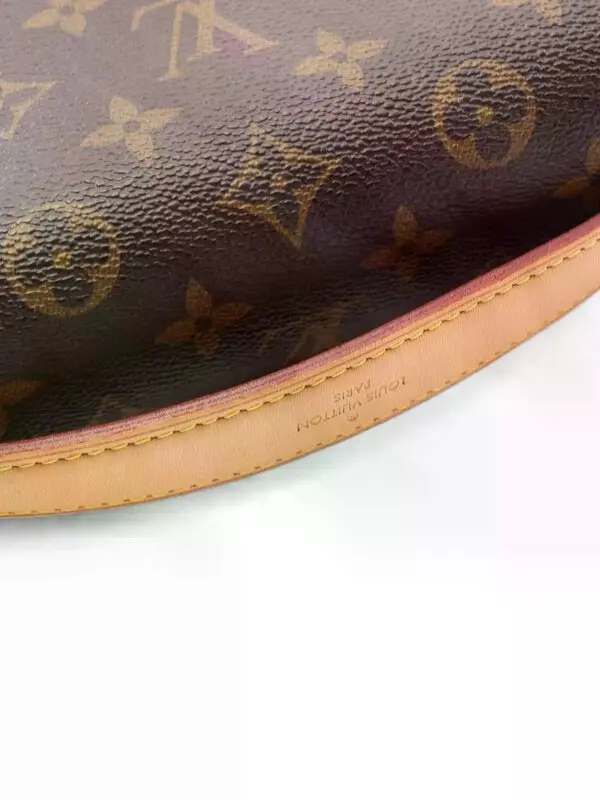 LOUIS VUITTON 2017 Mm Pochette Métis Monogram Handbag
