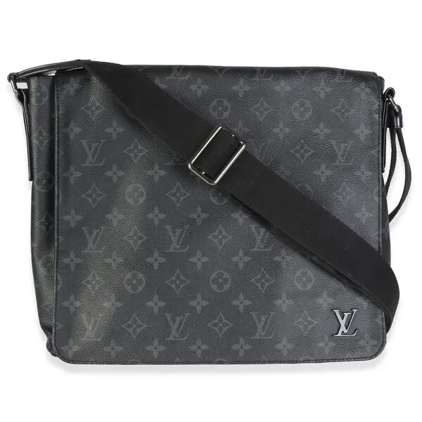 LOUIS VUITTON Monogram Eclipse Canvas District Mm - Black