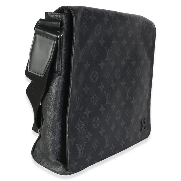 LOUIS VUITTON Monogram Eclipse Canvas District Mm - Black