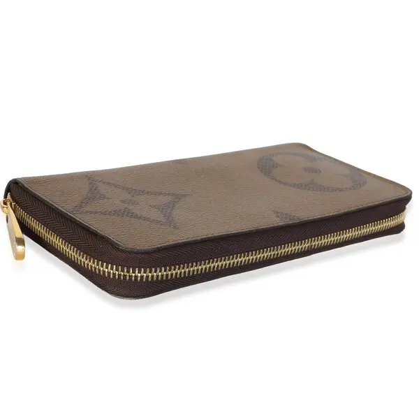 LOUIS VUITTON Reverse Monogram Giant Zippy Wallet