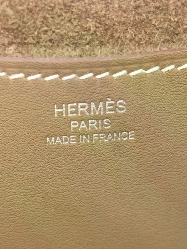Hermès In The Loop Leather Handbag - Neutrals