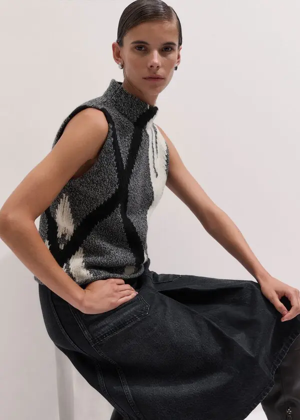 ME+EM Exploded Argyle Straight Knit Vest