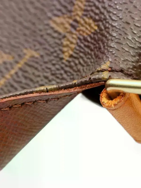 LOUIS VUITTON 2002 Monogram Musette Tango Shoulder Bag